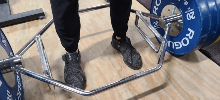 How to Trap-Bar Deadlift with Proper Form (with a Free 12-Week Training ...