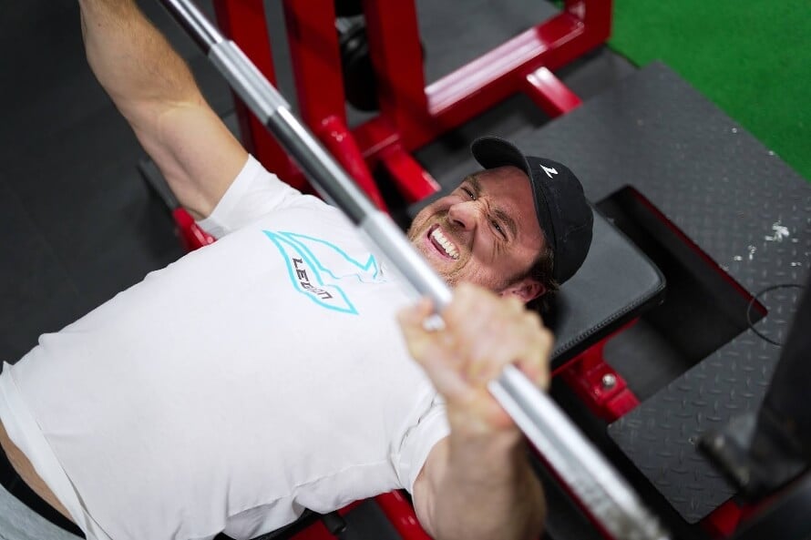 How to Bench Press: Expert Guide to Proper Bench Press Form | Legion
